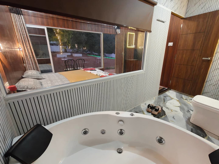 Room 001 With Jacuzzi - Matheran