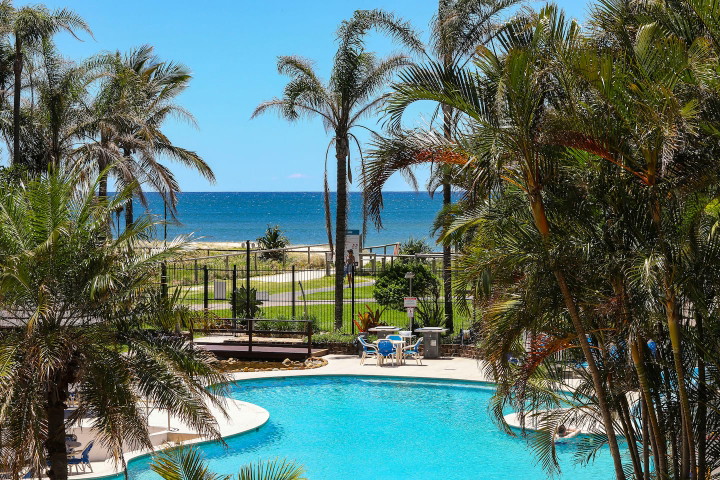 Beachfront, Pool Front, Grnd Floor Unit. Paradise! - Gold Coast