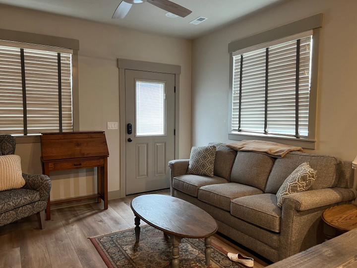 Cozy One Bedroom Walkout Basement Apartment. - Cedar City, UT