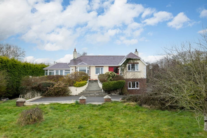 The Oak Tree | Hot Tub, Sunroom & Gardens, Wexford - Gorey
