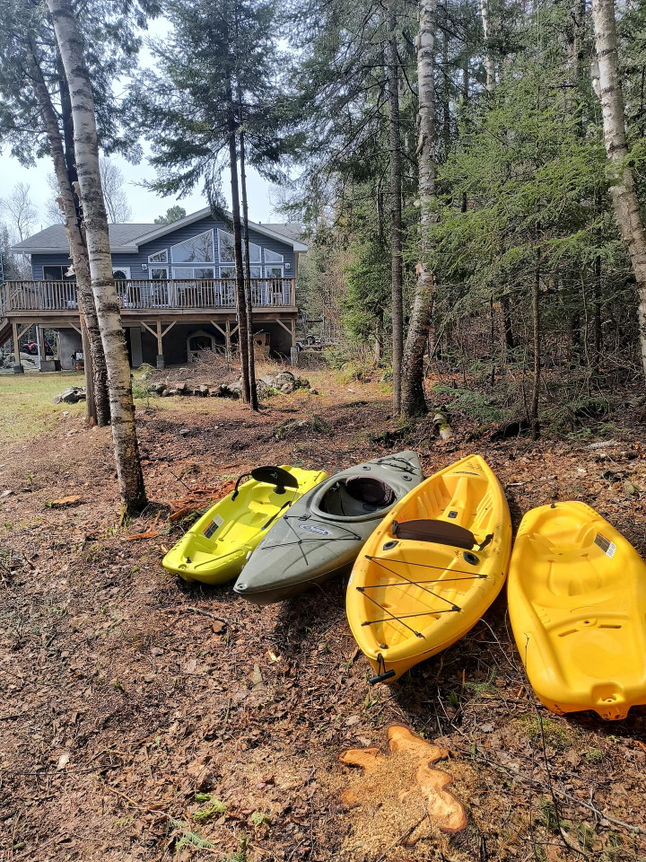Léger Bay Hideaway - Elliot Lake