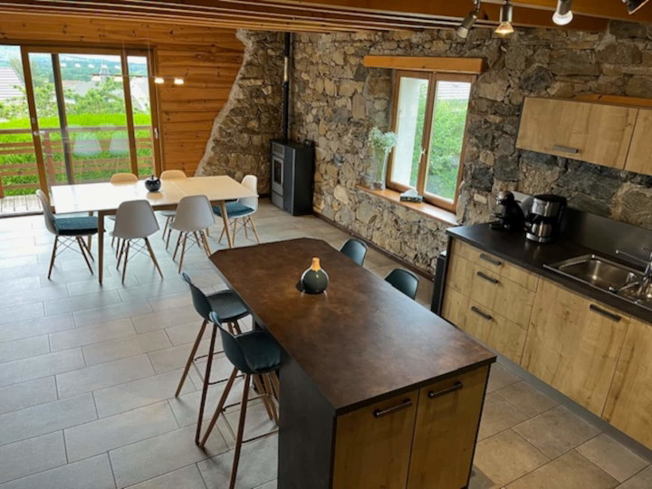 Le Woodstone : Logement Atypique Pierres & Bois - Bellevaux