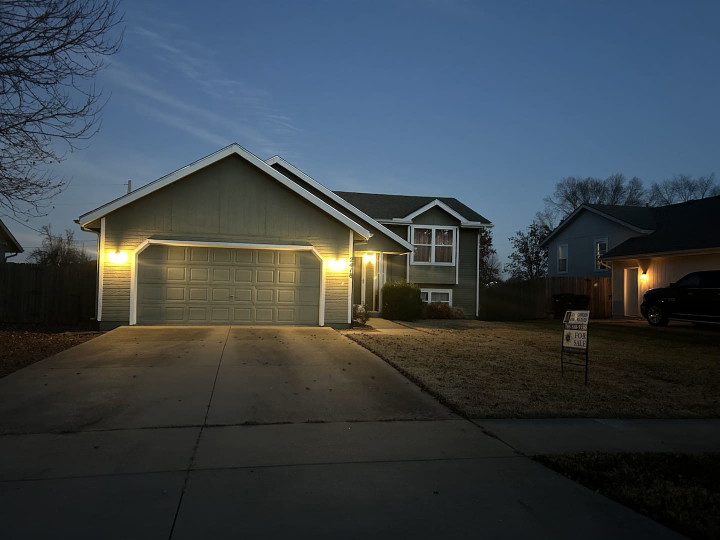 Comfortable Home With 3 Bedrooms & 2 Baths. - Topeka, KS