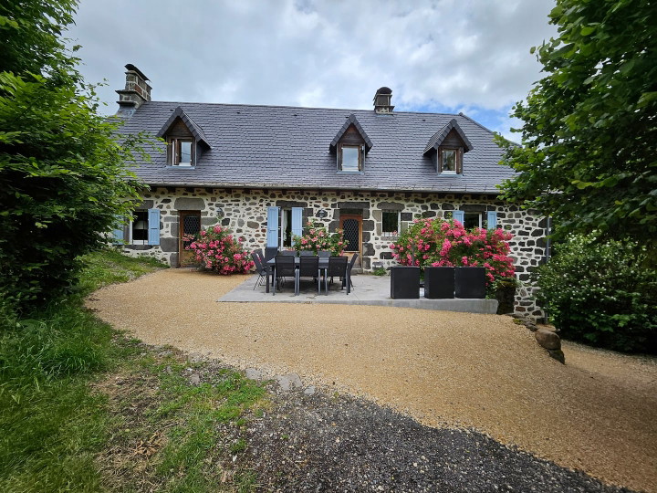 Grand Gite En Pleine Nature - Cantal