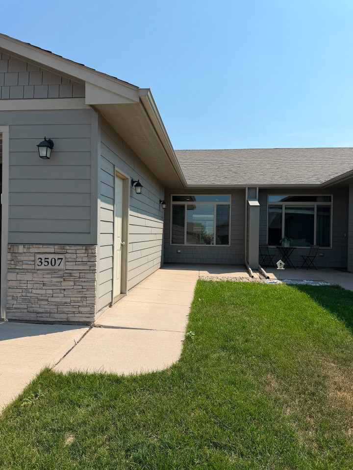 Charming 3br/2ba Twin Home - Sioux Falls - Sioux Falls, SD