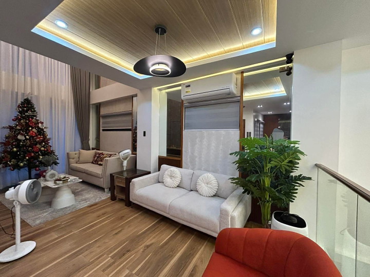 R Residence Home W/ Indoorpool & Scenic Ocean View - Legazpi City