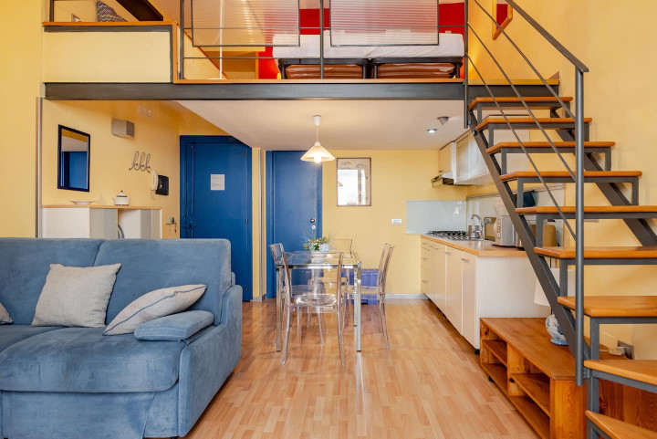 Charming Small Apartment And Tours - Napoli