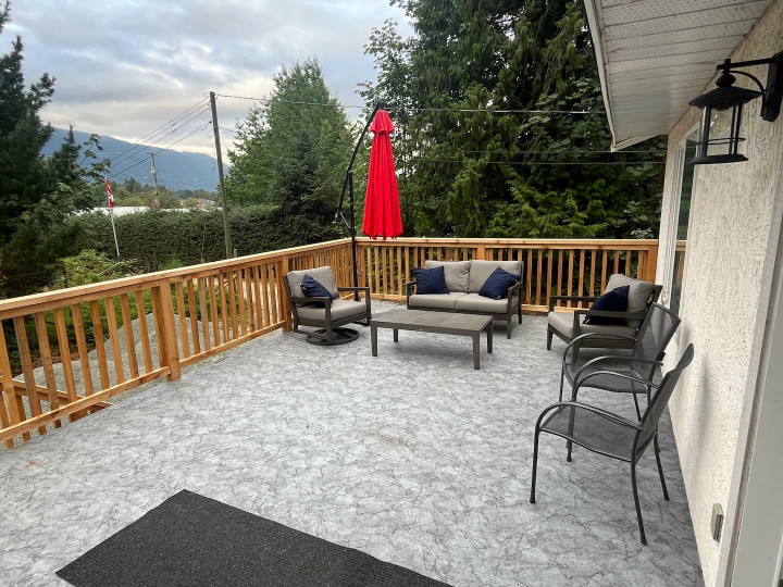 North Shore Cove At The Lake - Lake Cowichan