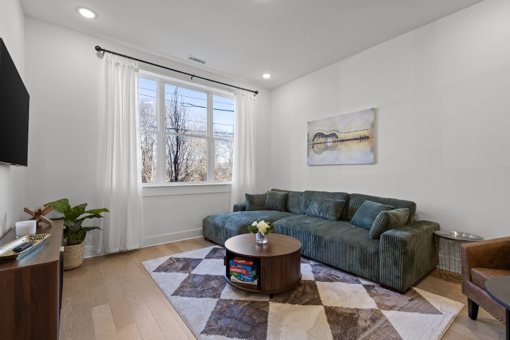 Modern Southside Townhome 2 Decks Near Dtwn - Lookout Mountain, GA