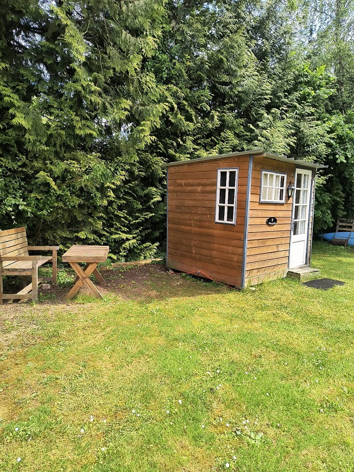 Cabane Proche Du Canal Sur Terrain Privé. - Redon