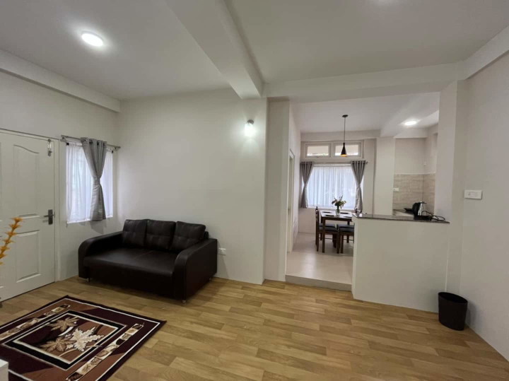 Longwood Residence - A Home In The Heart Of Town - 실롱