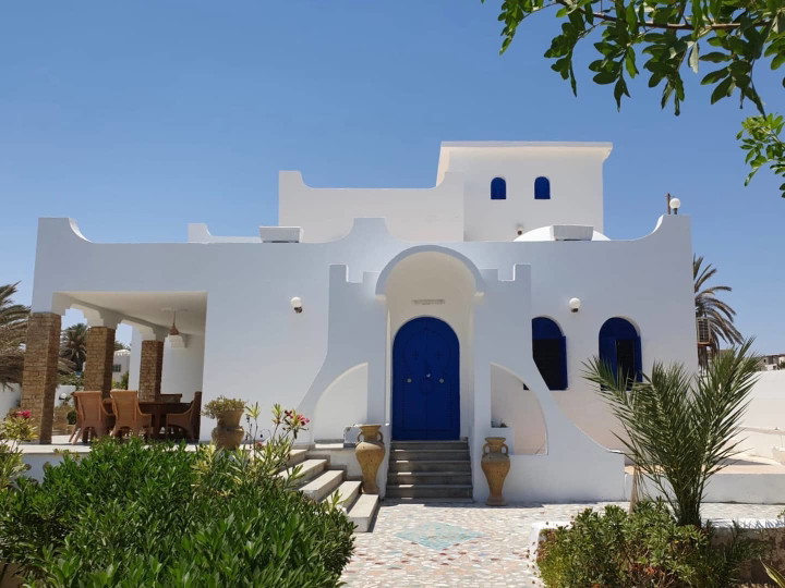 Villa Traditionnelle Au Bord De La Méditerranée ! - Zarzis