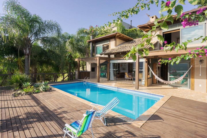 Linda Casa Com Piscina E Vista Para Lagoa - Garopaba