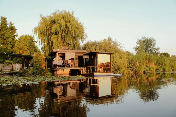 Privéwellnessnatuurjacuzzifinsesaunastoomkamer - Bussum