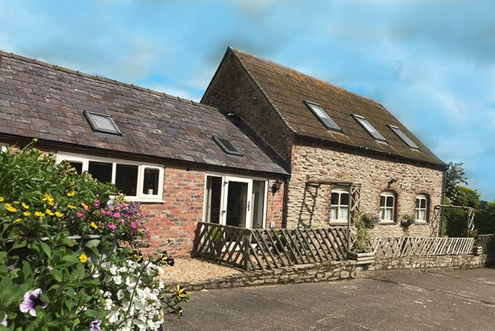 3 En-suite Large Beautiful Restored Stable Block Along Side 1 Bedroom Cottage - Bridgnorth