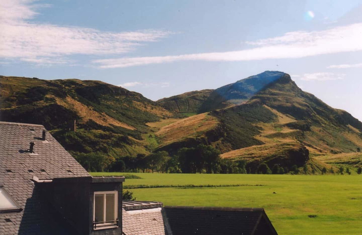 Sunny Large 2 Storey Flat With Views & Car Parking - Edinburgh, UK