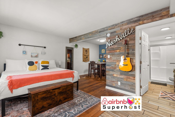 Nashville Poolside Condo ! - Nashville, TN