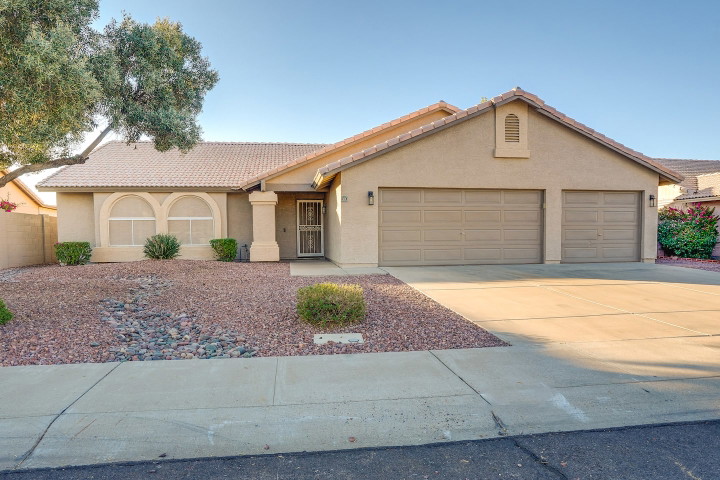Pet-friendly Yard! Home Near State Farm Stadium - Peoria, AZ