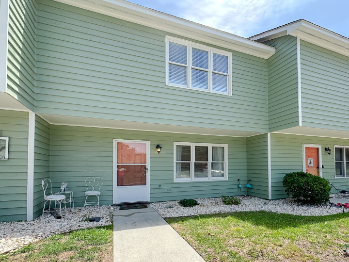2 Bedroom, 2.5 Bath Townhouse Close To Everything! - Emerald Isle, NC