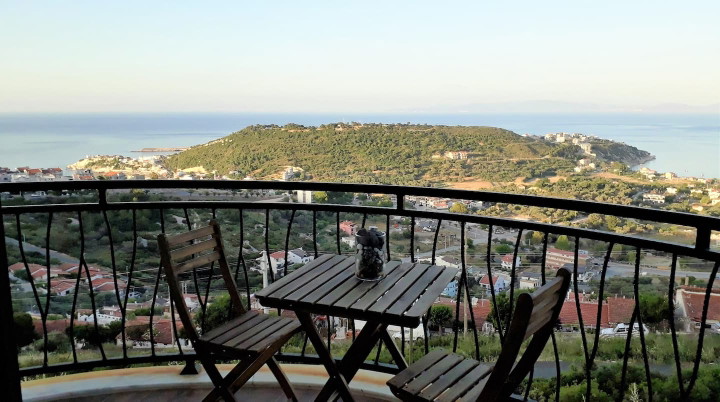 Panoramik Manzaralı Balkon Ve Bahçeli Daire - Karaburun