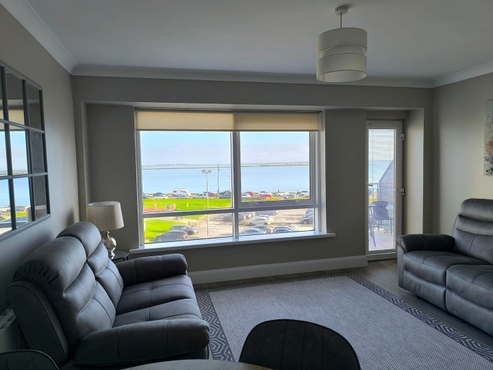 Seaview Modern Apartment - Galway
