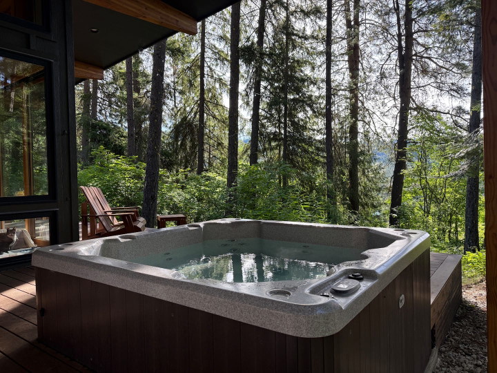Osprey Acres: Modern Suite, Hottub, Hiking Trails - Plain, WA
