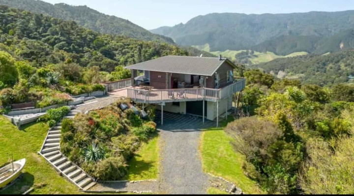 Colville Summit Escape Bush & Ocean Views - Coromandel