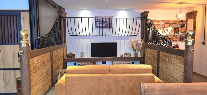 "Hatton Horse Box" - Fresnay-sur-Sarthe