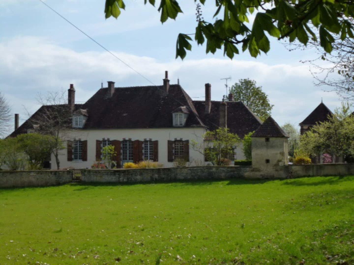 Maison Familiale à La Campagne, 25 Couchages - Auxerre