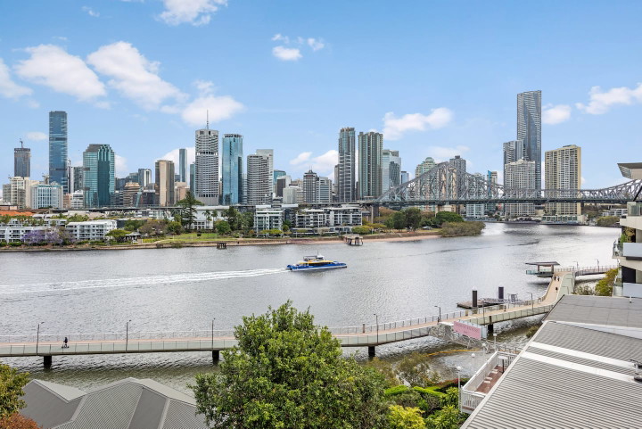 Wow! ~ Skyline City, Water + Story Bridge Views - Newstead