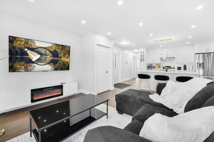 Propriété De Luxe + 3&nbsp;Chambres Rénovées + Tv 65" + Bureau à Domicile + 9&nbsp;Couchages - Waterloo, Ontàrio, Canadà