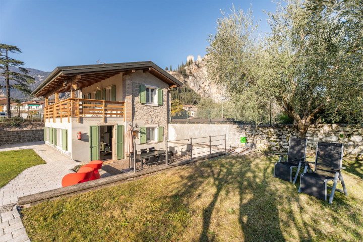 Villa Rustico Nella Natura Con Giardino Privato - Rovereto