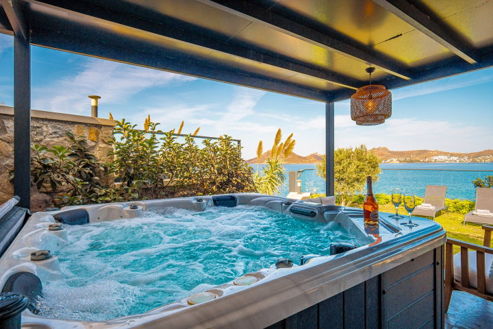 ÇImentepe Residence | Seafront Villa & Jacuzzi - Yalıkavak