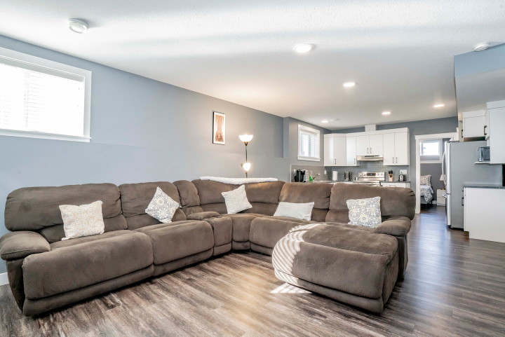 A Modern & Homely Private Suite - Grande Prairie