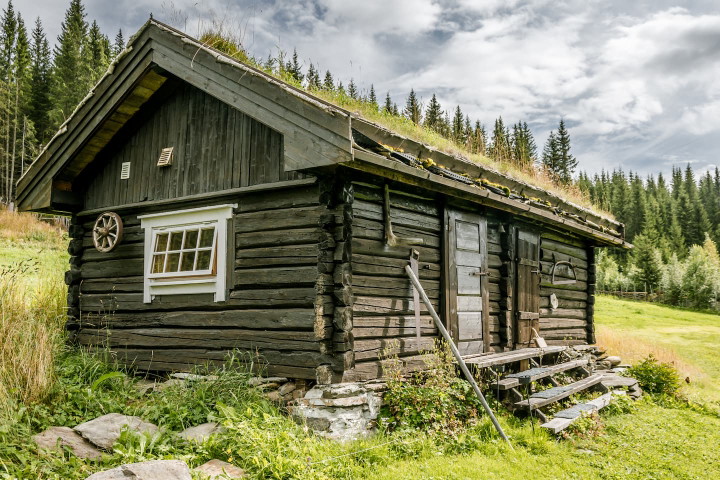 Idyllic Cabin On A Mountain Hill - Norvège