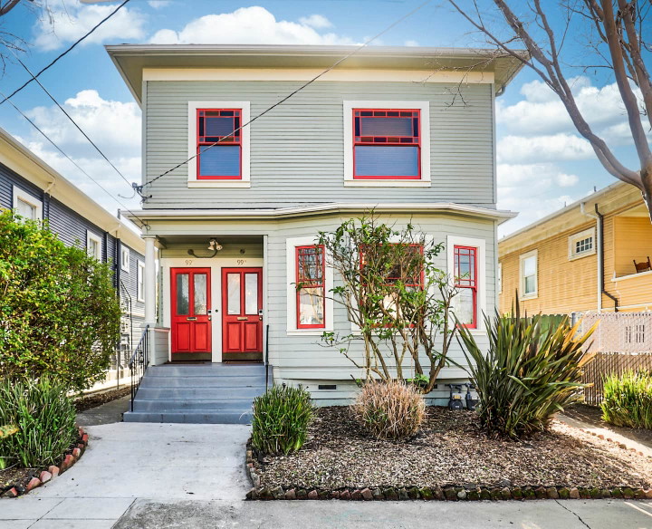 Top Floor Duplex With Patio-garden - Oakland, CA