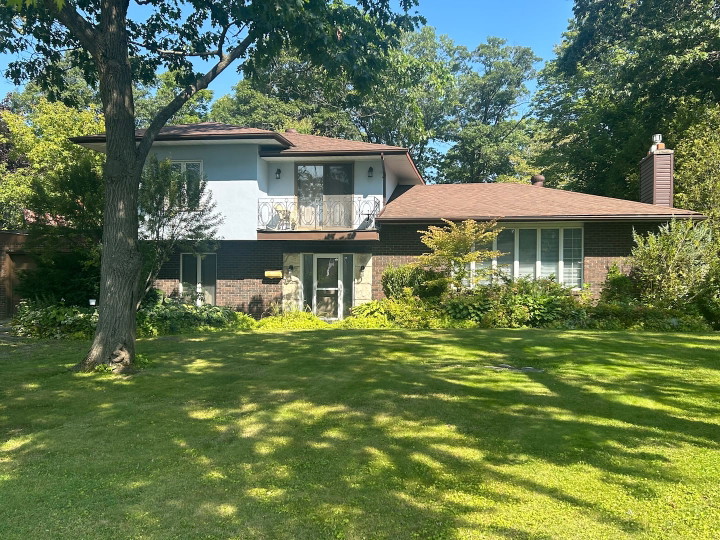 Twin Oakes Executive Home - Sault Ste. Marie