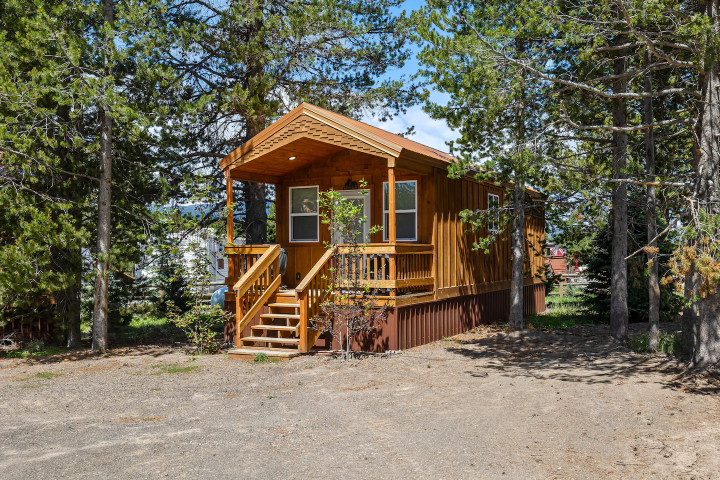 Knotty Bear Tiny Home 20 Miles To West Yellowstone - Island Park, ID