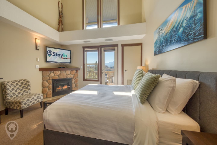 Penthouse Studio With Ski Hill Views - Fernie