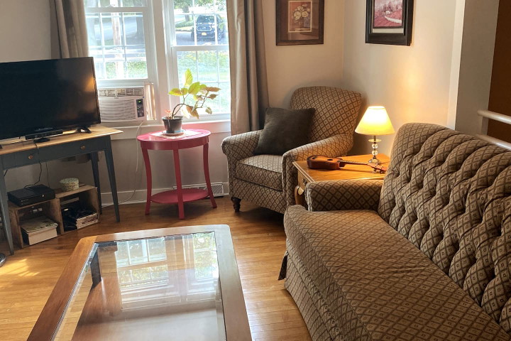 Quiet 2 Bedroom Apartment. - Utica, NY