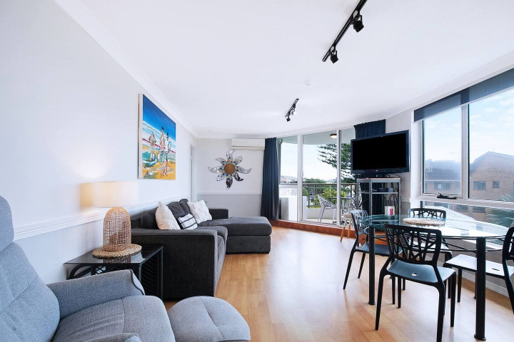 Seascape Sanctuary: Palm Beach Resort-style Bliss - Gold Coast