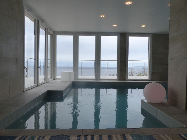 Villa Vue Mer Et Piscine Interieure Chauffee - Plage De Cerbère