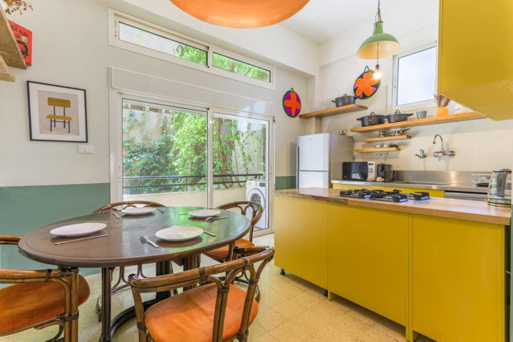 Marmika | 2br With Balcony In Mar Mikhael - Beiroet