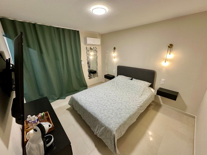 Suite Privée + Parking · 5 Min Aéroport Mrs - Vitrolles