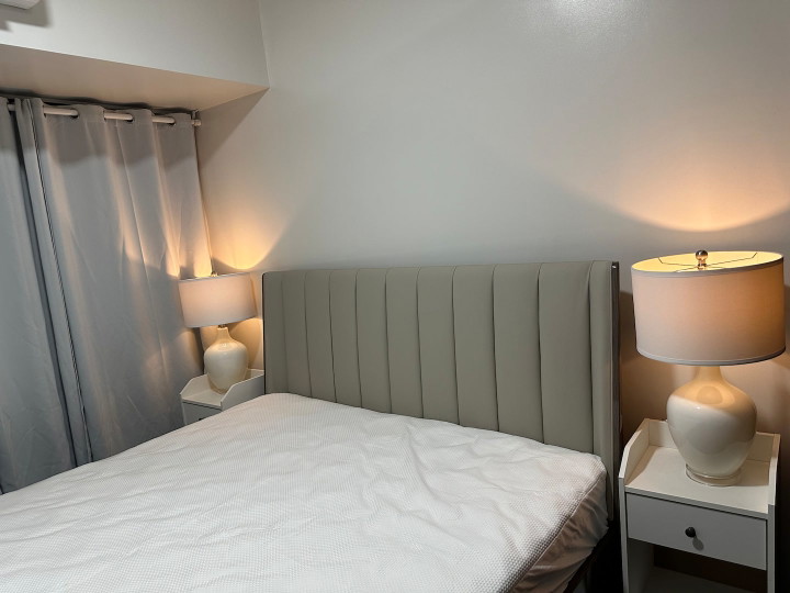 A King-size Bed @Air Residences, Ayala Ave, Makati - Makati