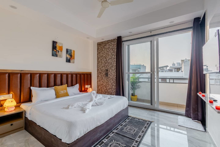 Luxury 2bhk Service Apartment Sec 52 Near Artemis. - Delhi, India