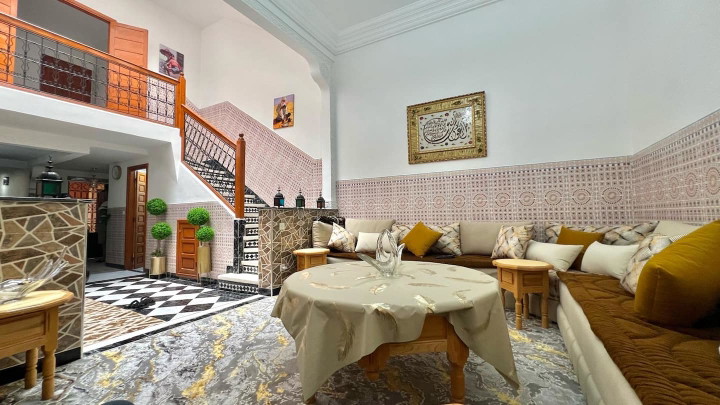 Beautiful 3-story Riyadh-style House - Marrakech