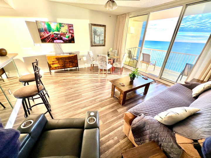 Beach Getaway In Majestic Beach Resort - Panama City Beach, FL