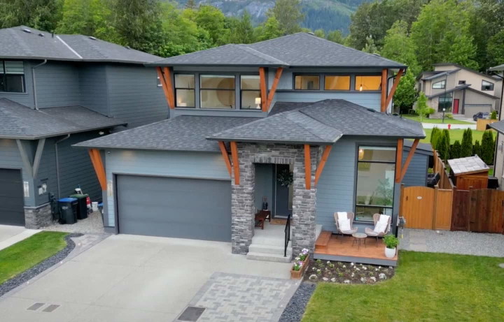 4br Home W/ Sauna & Mountain Views - Squamish