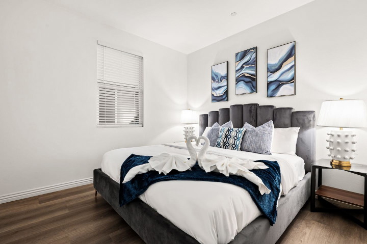 Luxury 5br·7beds·5king·3tvs·tesla·soft&filtered - Ontario, CA